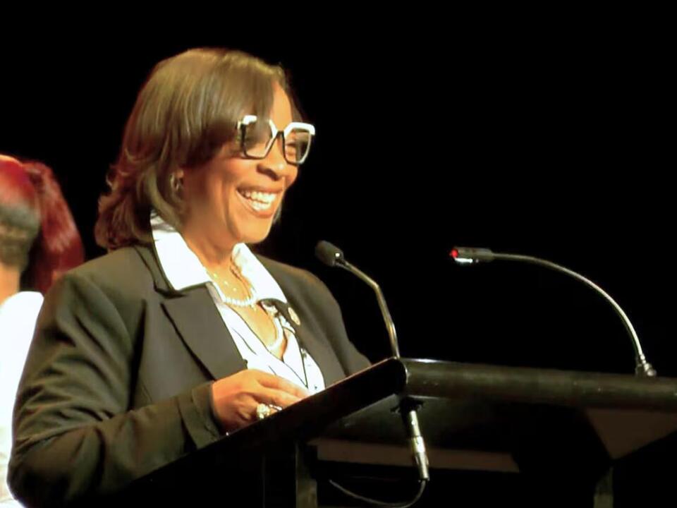 WATCH: Sharon Tucker sworn in as Fort Wayne’s 37th mayor