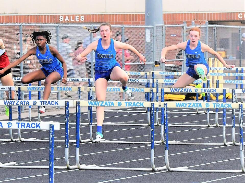 Tonka girls win Lake track relays