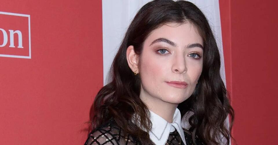 Lorde Says She Doesn't Know If She's 'Ever Really Felt Like a Woman' in ...