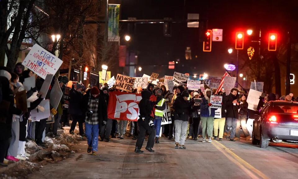 More than 1,000 people protest ICE surge in downtown Portland - NewsBreak