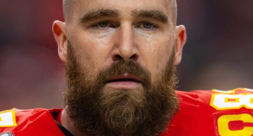 Travis Kelce sparks outrage: ‘He’s a drunk and a bully’ - NewsBreak