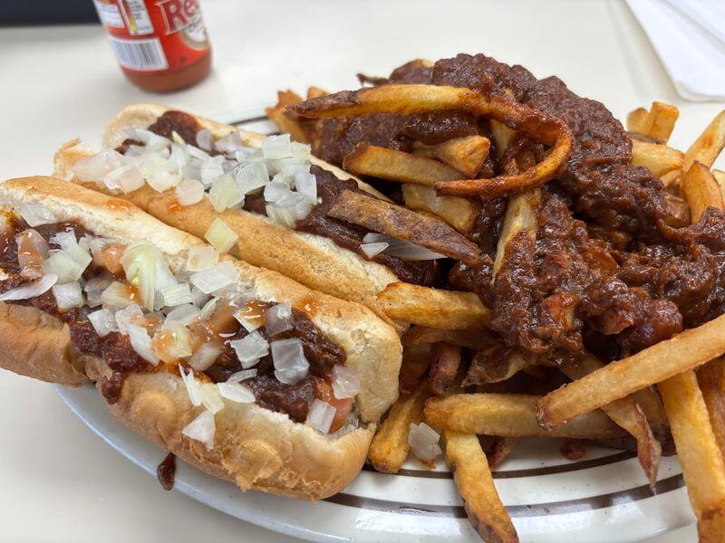Everyone in Ohio should visit this iconic hot dog joint where meals ...