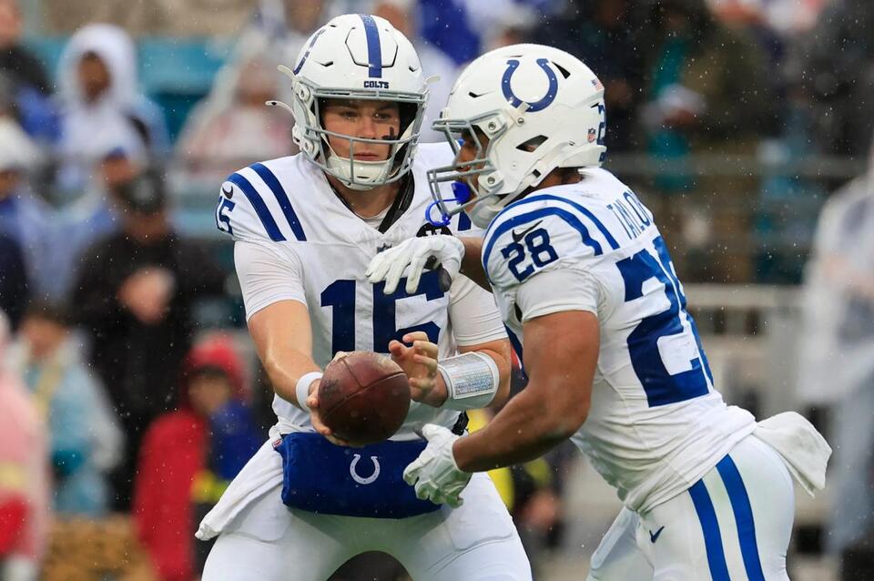 Nigerian DL Uar Bernard Lands Colts, Broncos Visit After Viral 306 ...