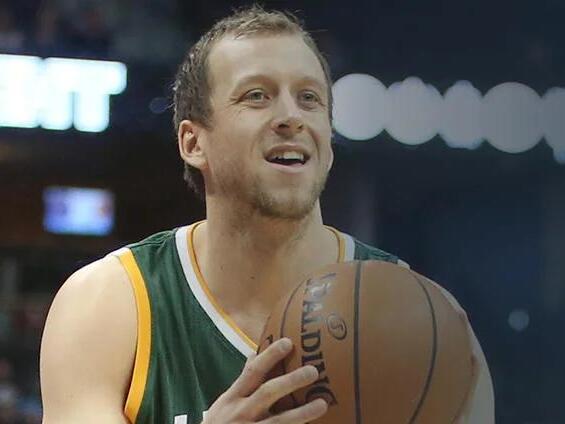 Joe Ingles: Magic decline team option