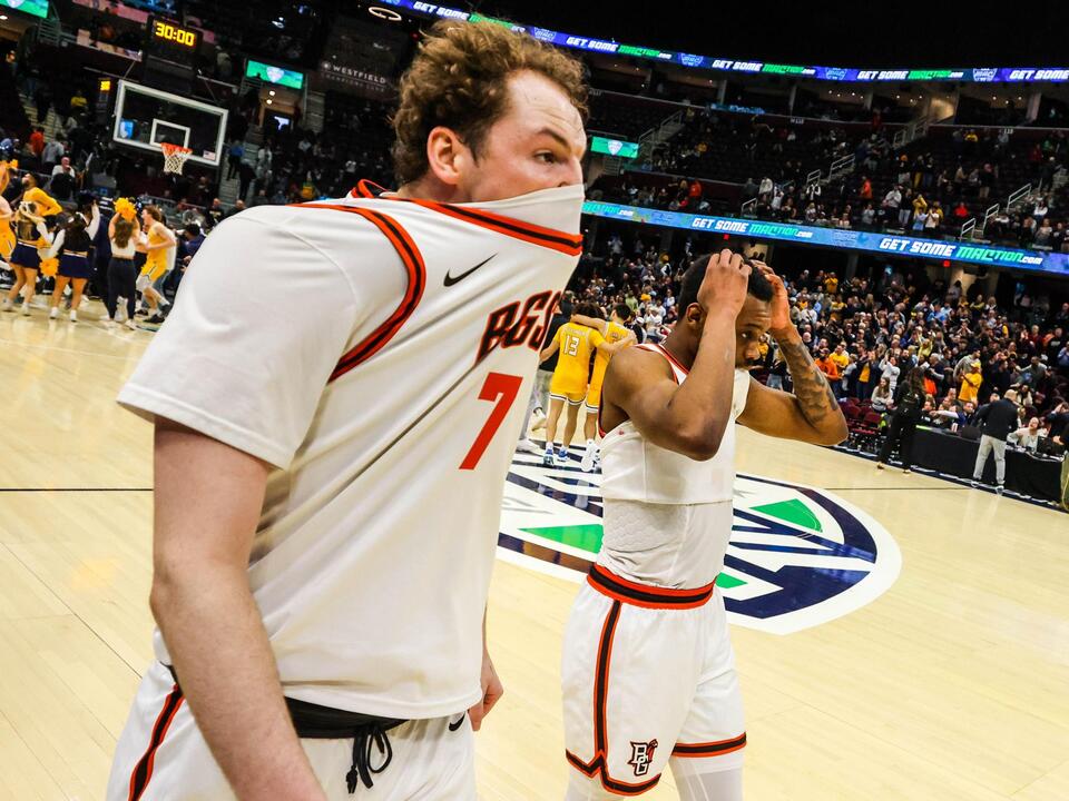 Red-hot Kent State shoots past BGSU in MAC men's basketball tournament