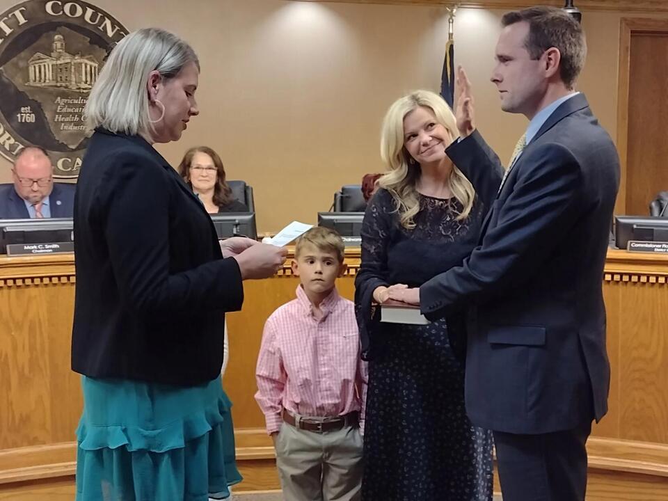 Pitt County board votes to assume Ayden EMS duties, hire eight ...