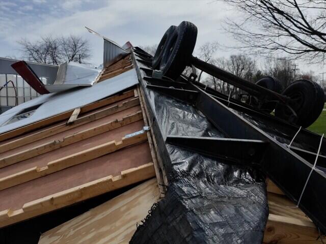 Powerful winds topple trees, trailer in Delaware County - NewsBreak