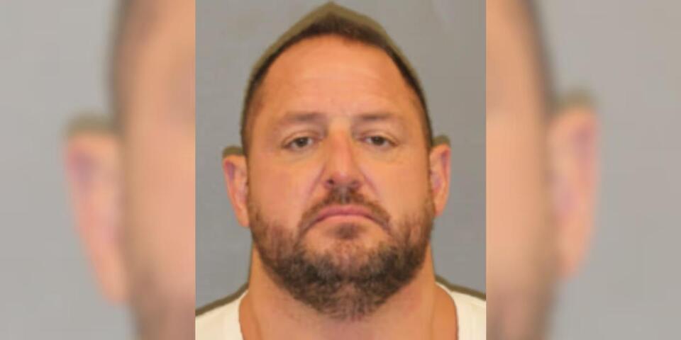 Ex-Warren Co. Jail Guard Stephen Frank Sentenced For Assault - NewsBreak