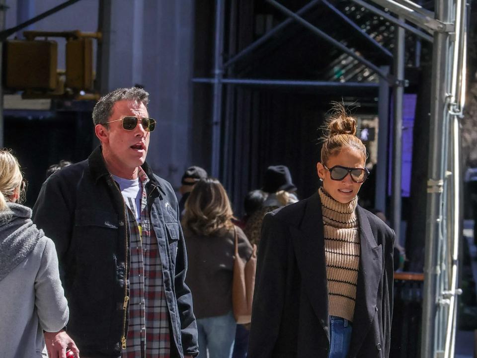 Jennifer Lopez Just Wore Her Anti-Skinny Jeans With an Unexpected ...