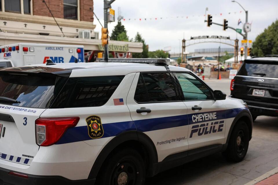 Man charged with arson after lighting fire on hotel’s front desk ...