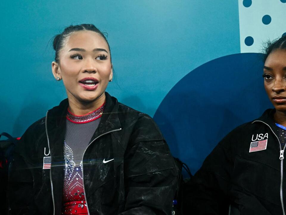 Simone Biles & Suni Lee Fall Off Balance Beam During Paris Olympics Event