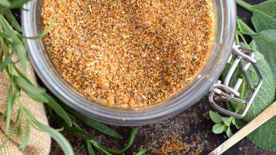 Dry Rub Perfection: The 5-Minute Trick for Golden Turkey Skin - NewsBreak