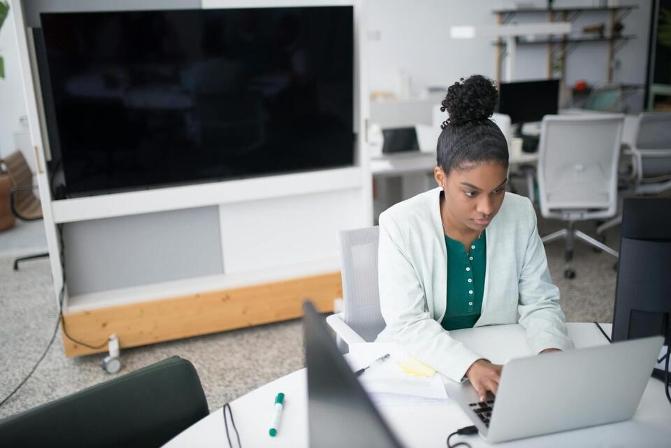 What to Do When You Are Bored at Work - NewsBreak