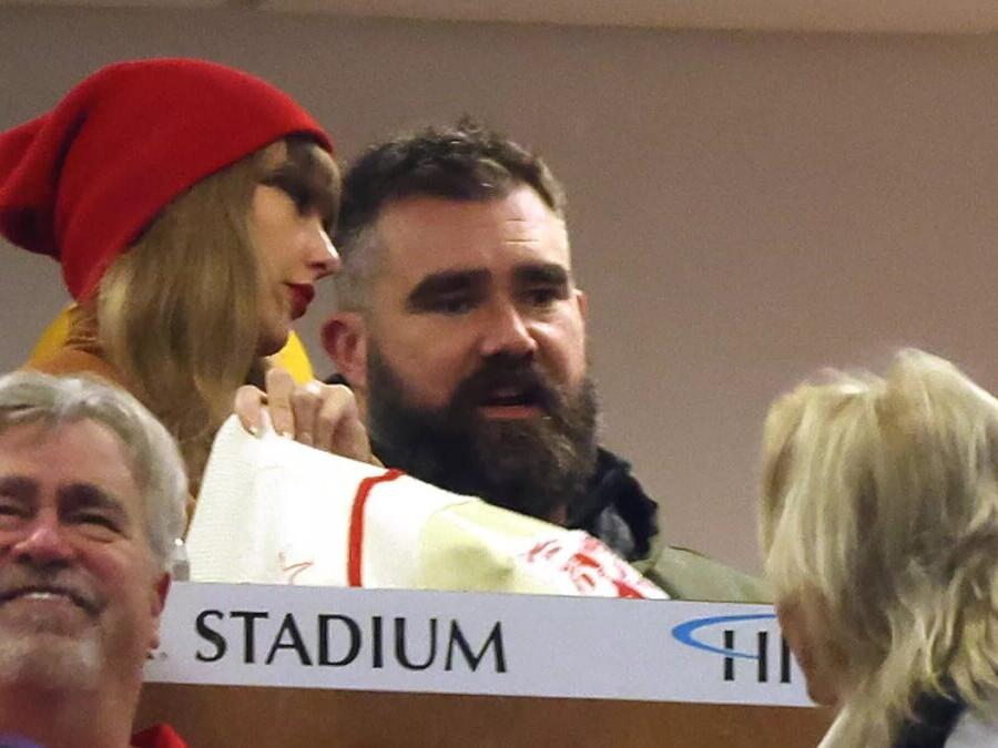 Taylor Swift ‘Absolutely Loved’ Meeting Jason Kelce