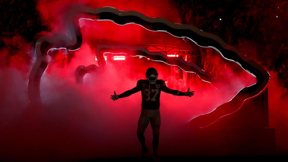 Travis Kelce will make decision about the future “when the time comes ...