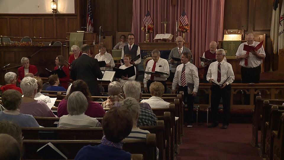 Choir performs Veterans Day concert - NewsBreak