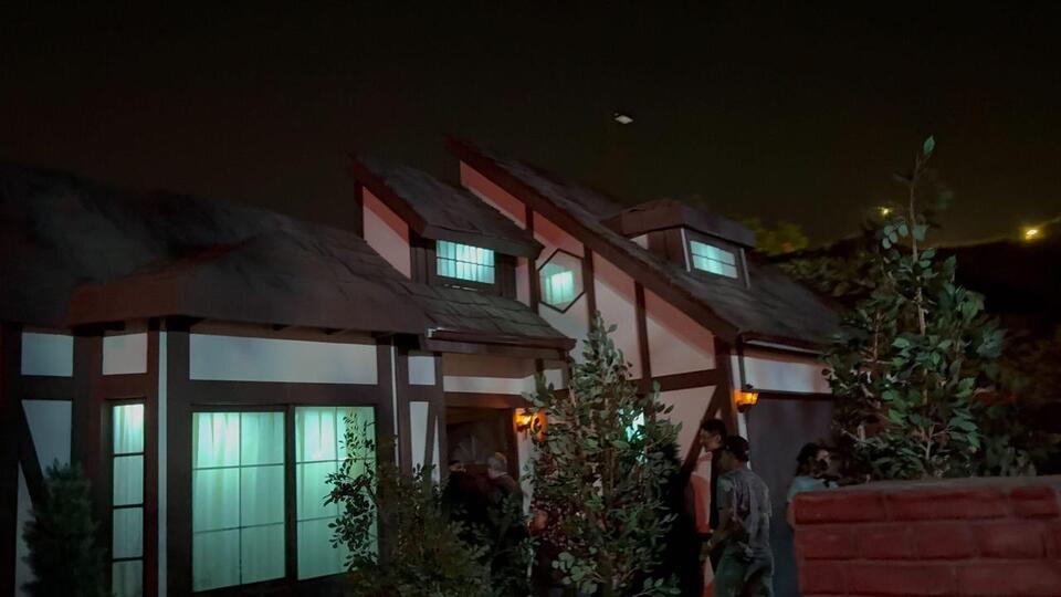 Avoid Walking Into the Light in the Poltergeist Haunted House at ...