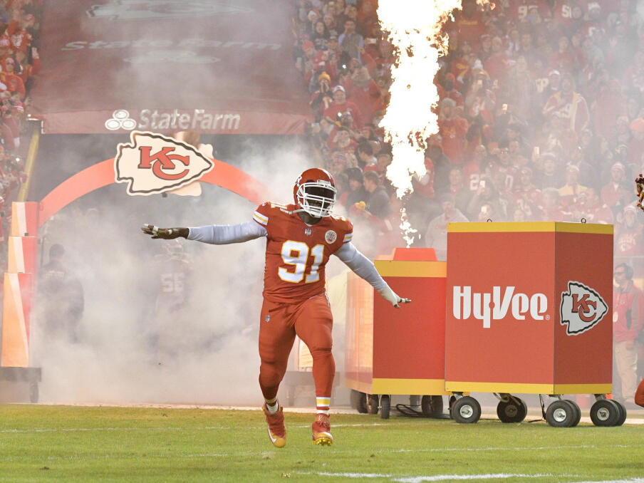 Tamba Hali latest legend to be inducted into the Kansas City Chiefs ...