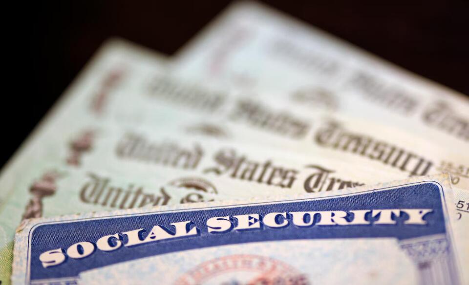Social Security 2025: Are you eligible for spousal benefits? What to know - NewsBreak