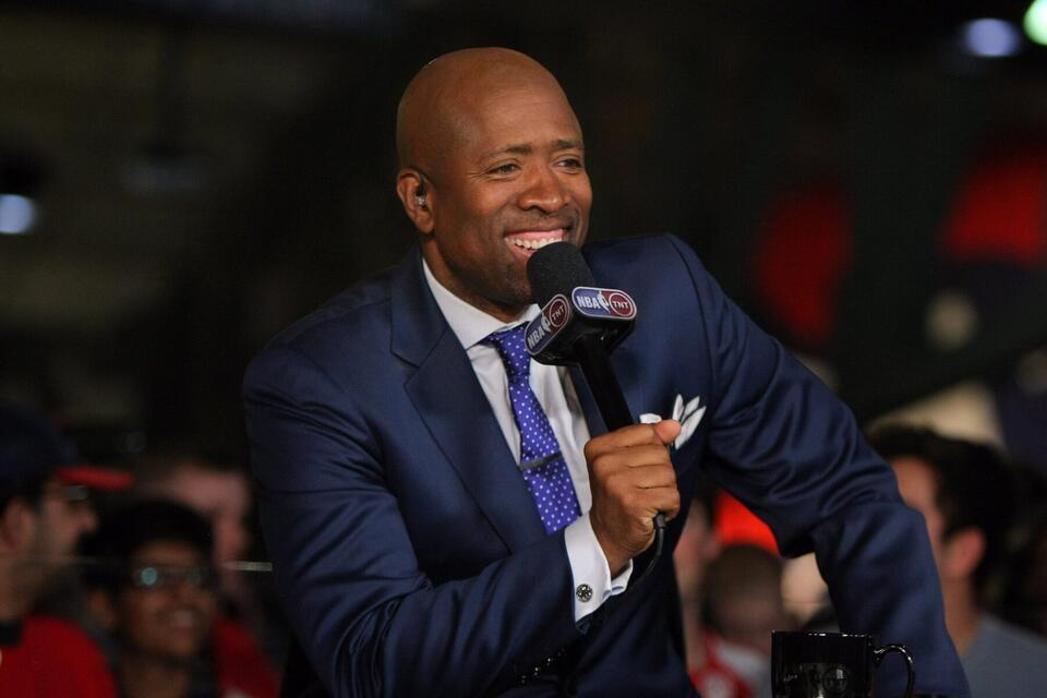 NBA Analyst Kenny Smith Has a Few New Jobs At ESPN - NewsBreak