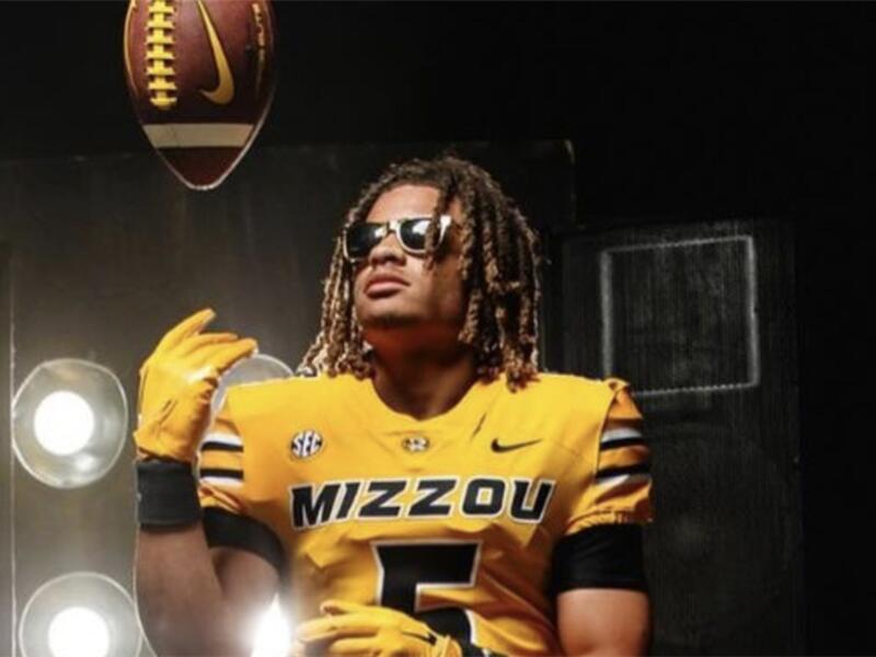 BREAKING: 'A quarterback's dream', receiver Jayvan Boggs commits to ...