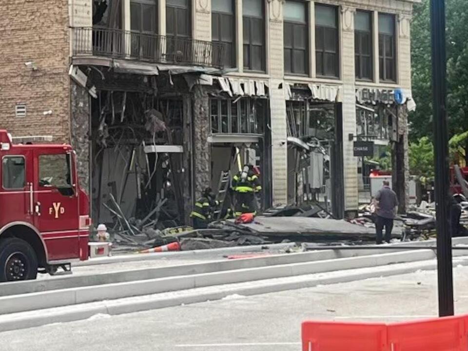 2 people remain hospitalized after deadly Youngstown building explosion