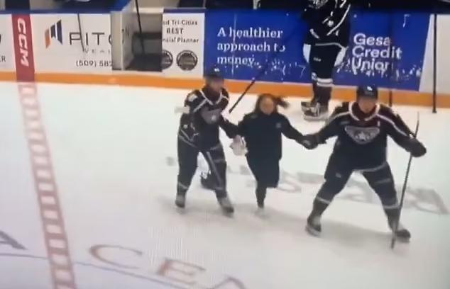Hockey fighting reaches sickening new low as player has seizure after ...