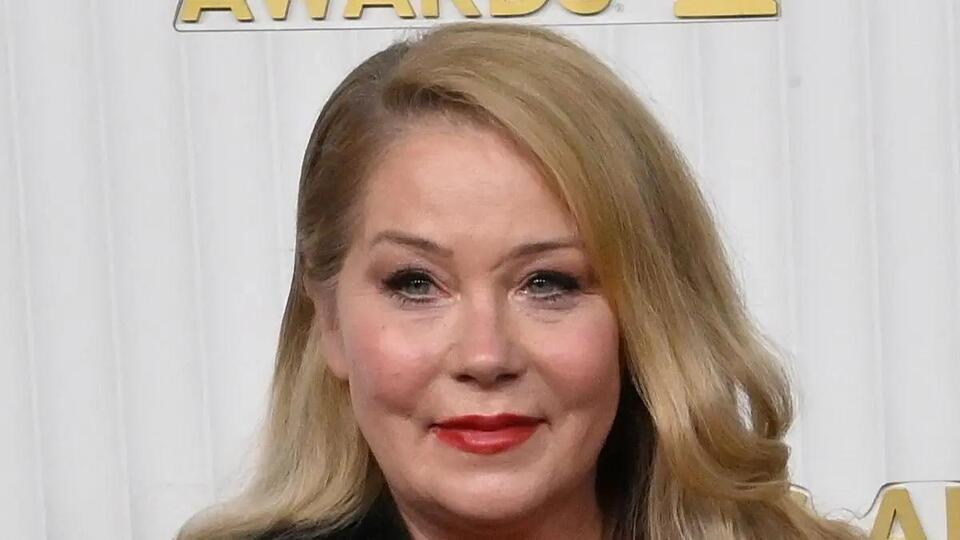 Christina Applegate 'Hospitalized Since Late March' Amid MS Battle ...