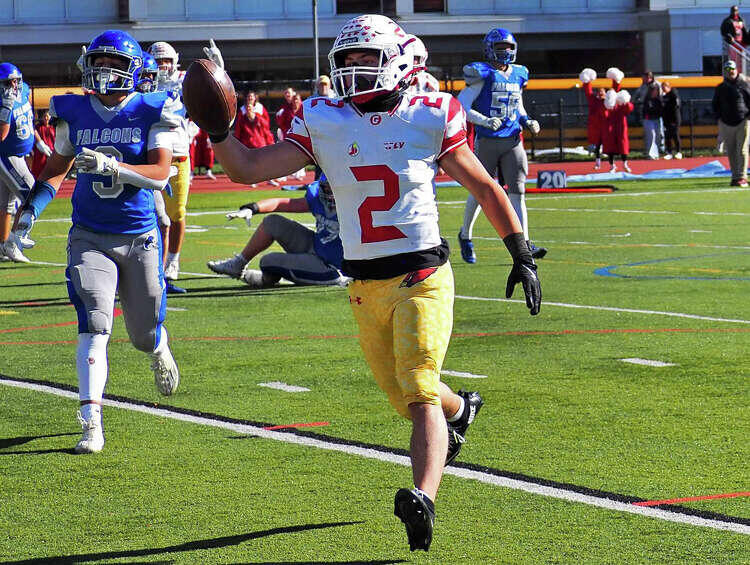 Greenwich uses 27-point 4th quarter to pull away from Fairfield Ludlowe ...