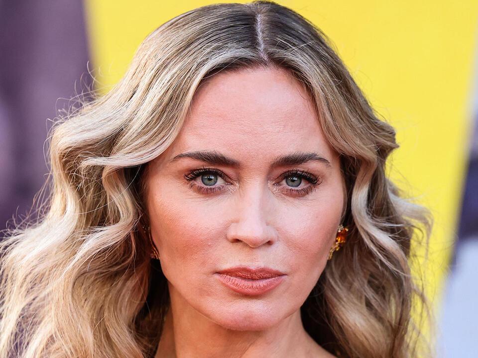 Fans Are 'Begging' Emily Blunt To Stop 'Touching' Her Face As They Say ...