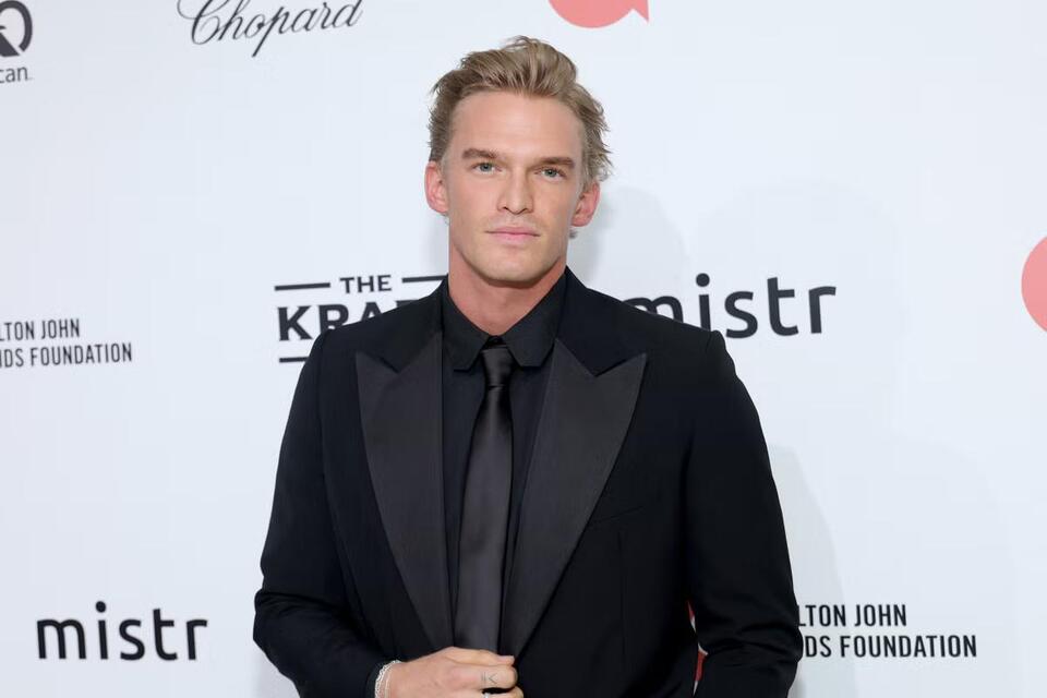 Cody Simpson cannot ‘walk or talk’ as double injury postpones new album ...