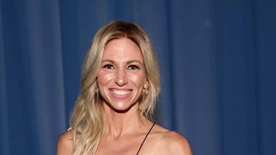 Lookin' At Girlzzz: Debbie Gibson, Zendaya, Rhea Ripley, Caitlin Clark ...