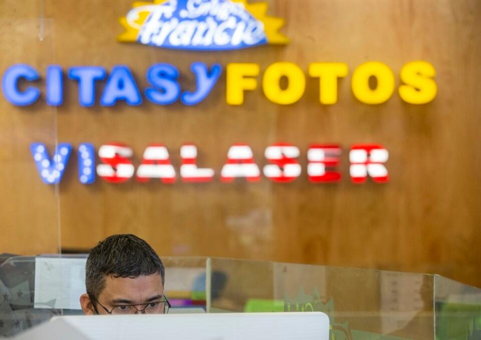 Mexican tourists revive U.S. travel amid declining international ...