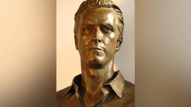 California Governor Gavin Newsom faces backlash over $100K bronze bust ...