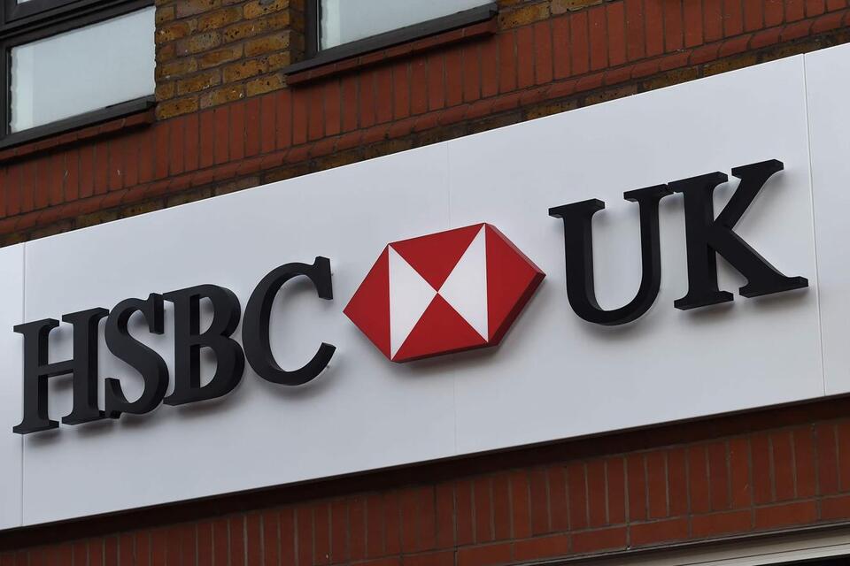 Major UK bank makes huge pledge over its 327 branches - NewsBreak
