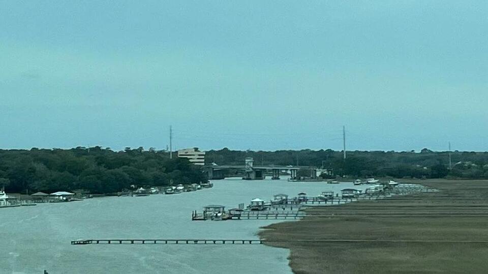 Wappoo Cut Bridge reopened, police say - NewsBreak