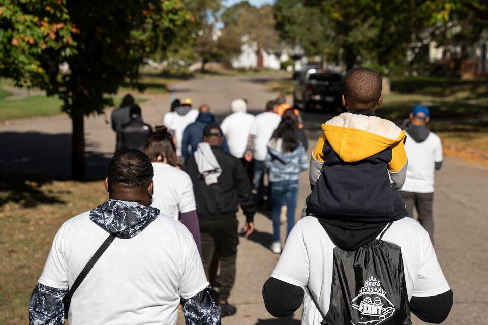 Inaugural Dad Stroll in Flint celebrates all things fatherhood - NewsBreak