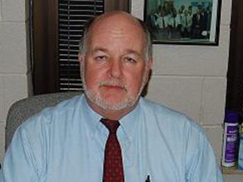 Ken Grace faces Sheriff Donald Yow for the Republican vote for Marshall ...