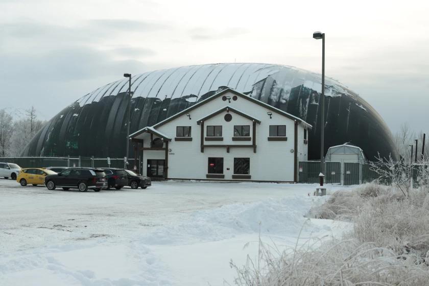Man fatally shot during argument between parents outside of Anchorage ...