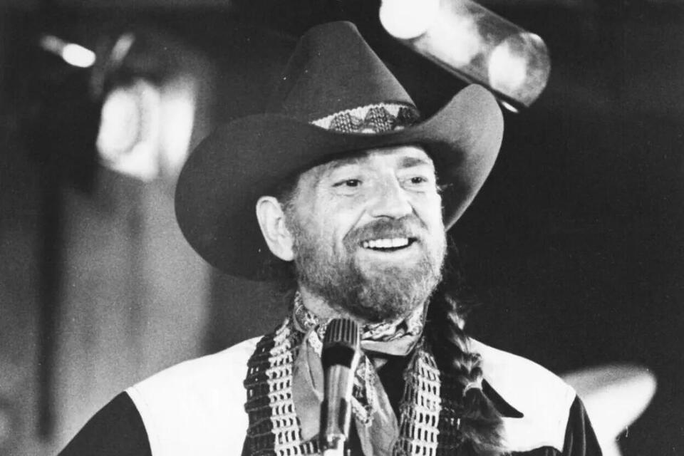 On This Date: Willie Nelson Released His Very First #1 Country Album ...
