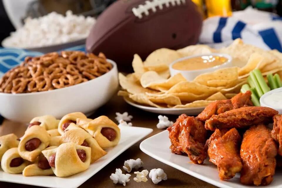 5 Must-Have Super Bowl Snacks for Central New Yorkers - NewsBreak