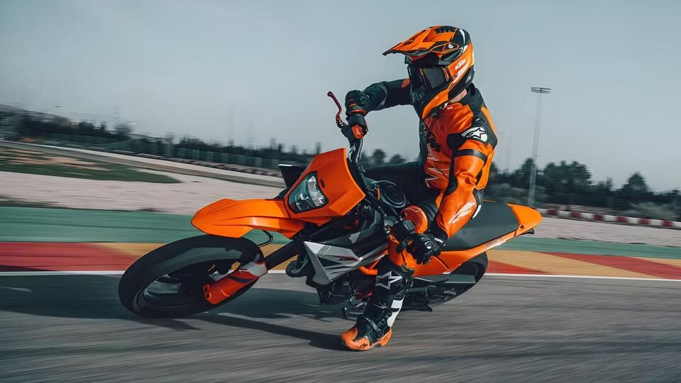 10 New Lightweight Motorcycles That Redefine Agility In 2025 - NewsBreak