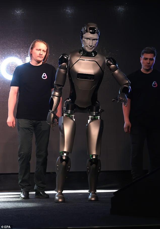 Russia unveils humanoid AI robot that immediately collapses on stage ...