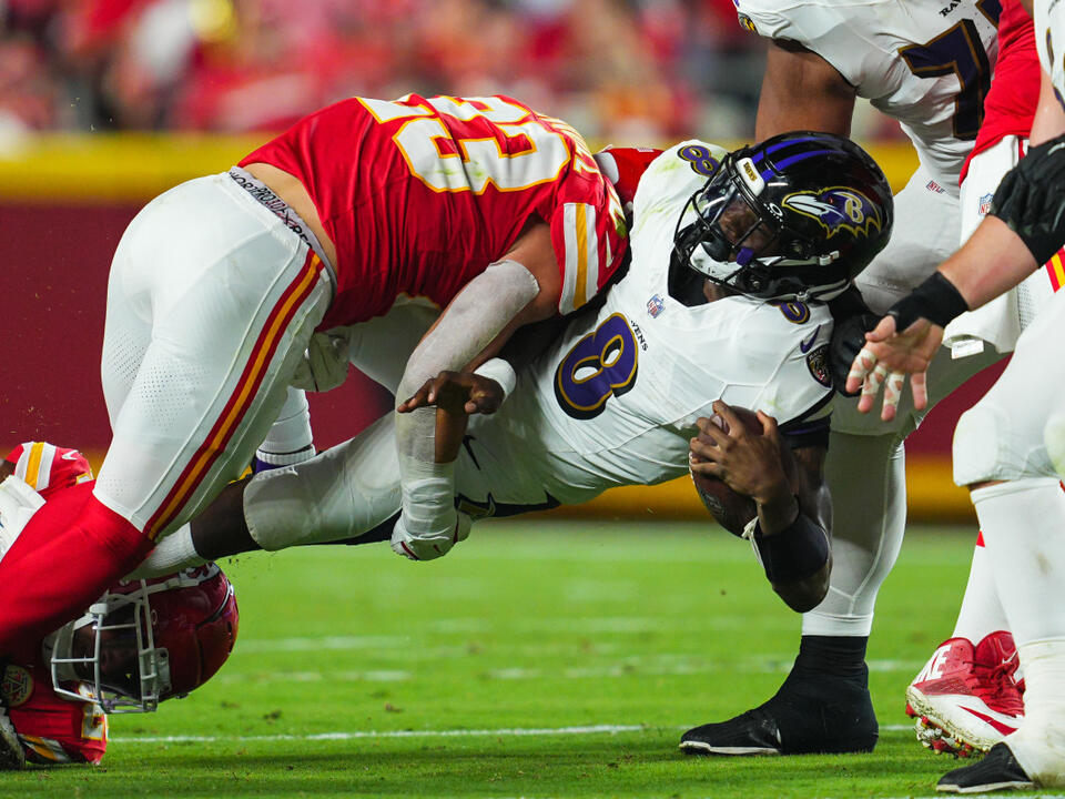 Chiefs Beat Ravens on Final Play, Isaiah Likely Called Out of Bounds on ...