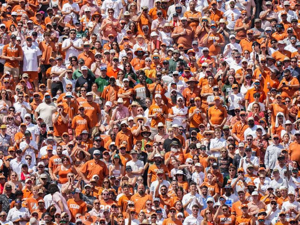 Texas Longhorns fans already traveling in droves for Saturday’s game ...