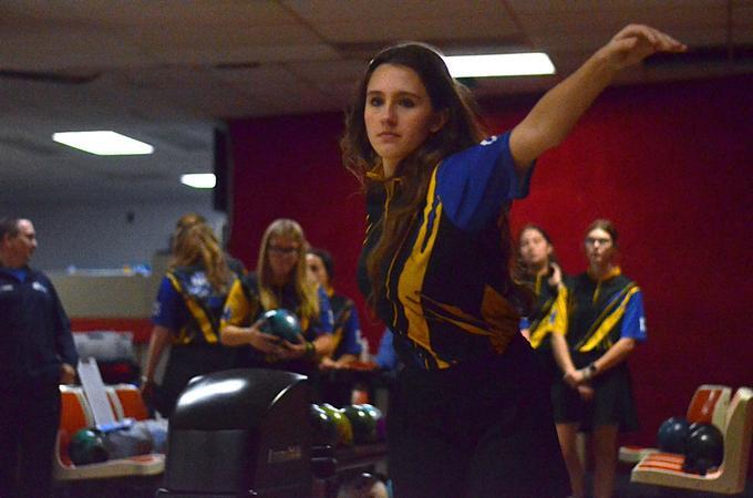Bowling Takes 8th Place Finish at DIII National Invite - NewsBreak