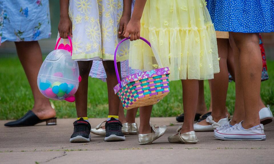 What’s open on Easter 2026? Stores, banks, USPS hours - NewsBreak