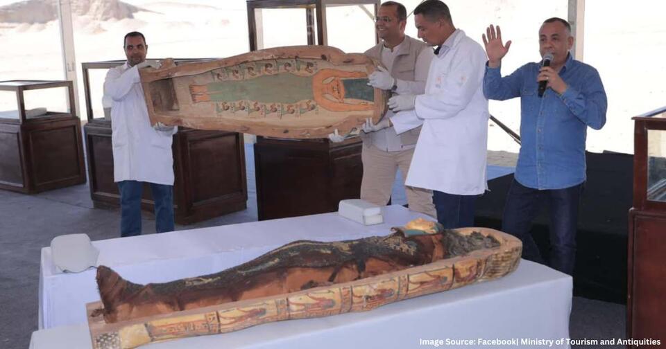 Archaeologists unearth Egyptian coffin that bears a baffling ...