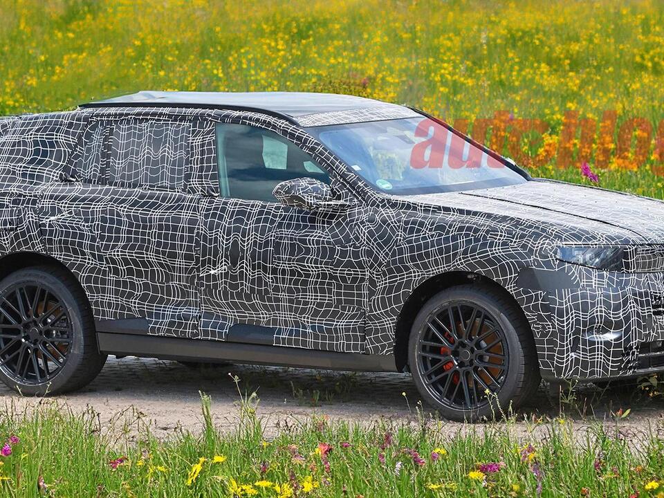 Next-generation BMW X5 spied with Neue Klasse looks
