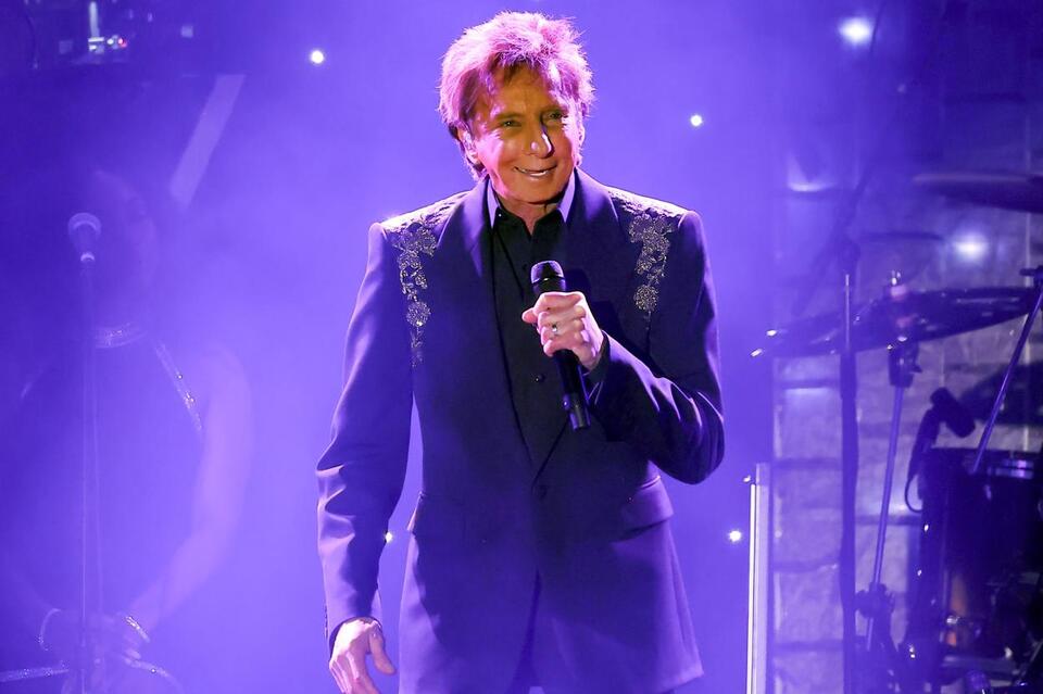 Barry Manilow announces new tour dates following lung cancer treatment ...